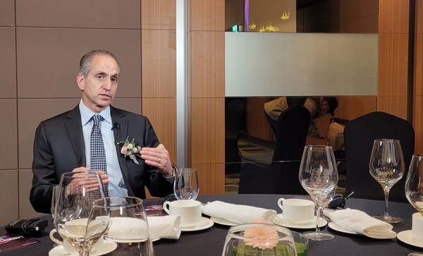 Interview with Dr. Steven D. Shapiro, Renowned Dermatologist in the U.S. ①