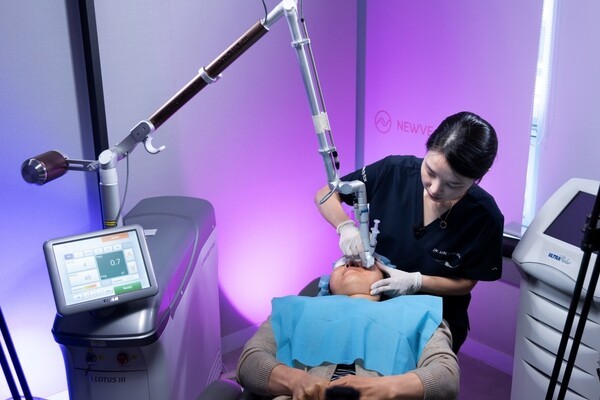 Live Surgery: Juvelook Treatment Using Mirajet